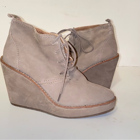 Zara | Shoes | Zara Basic Nubuck Suede Lace Up Platform Wedge Ankle ...